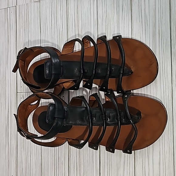 Enzo Angiolini | Shoes | Enzo Angiolini Black Strappy Leather Sandals ...